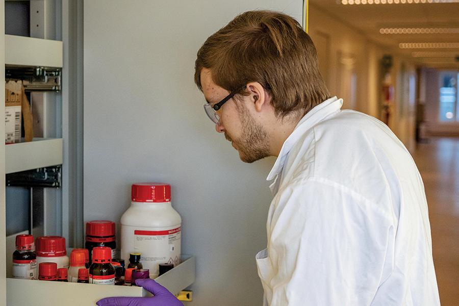 Chemical Synthesis and Spectroscopy | UiT