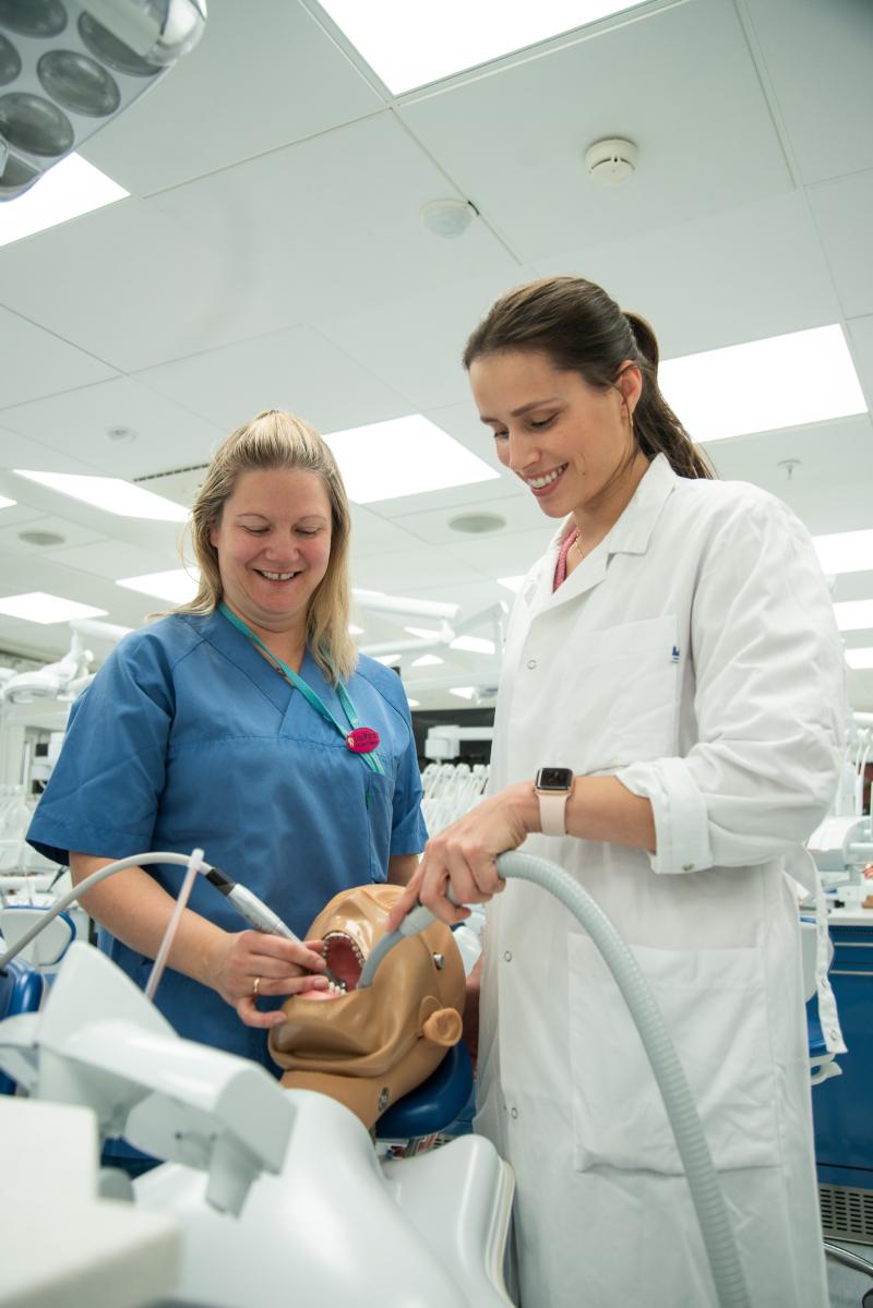 UiT har fått Nordens mest avanserte tann-simuleringsklinikk | UiT